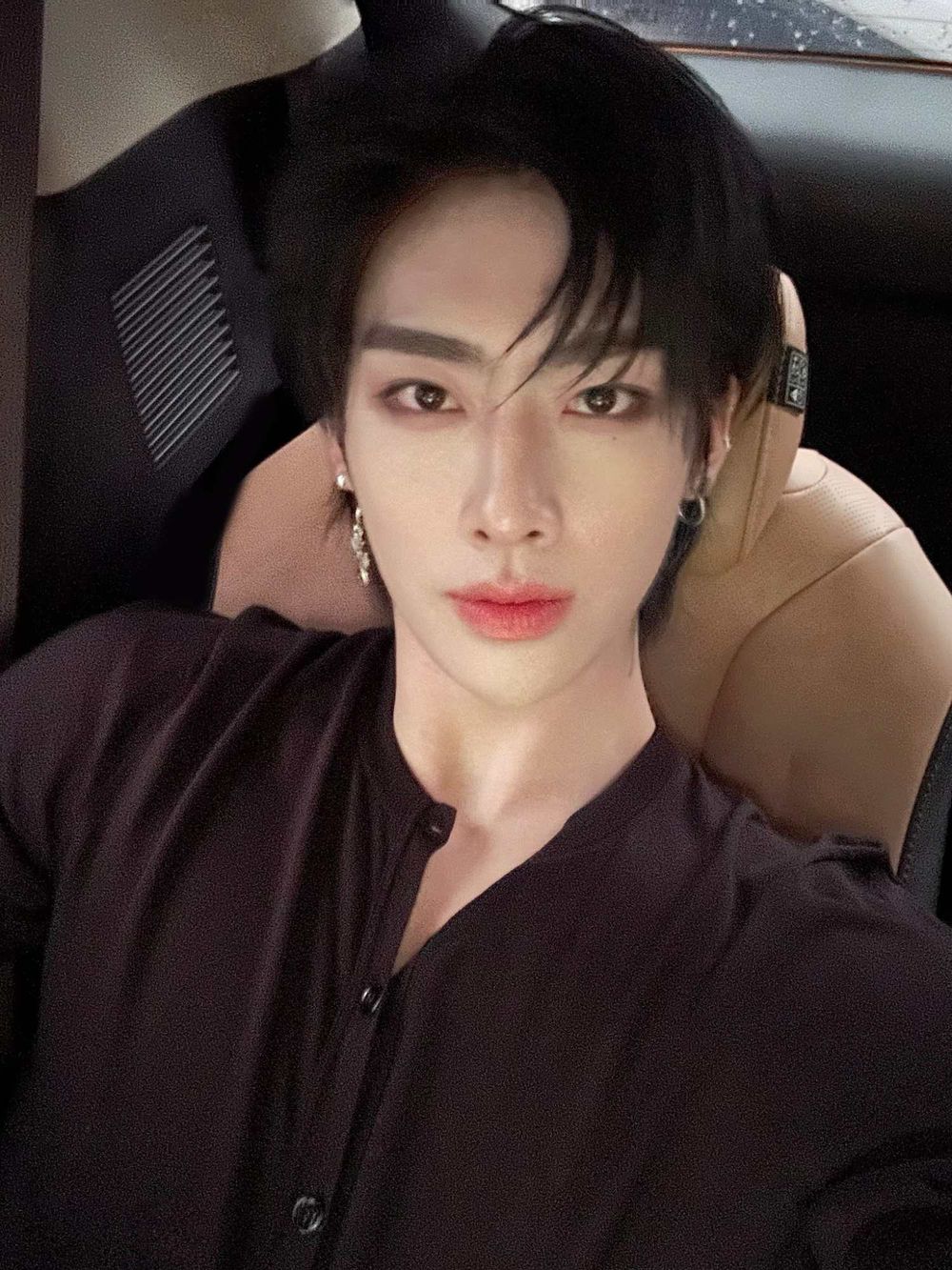 韓網熱議6位長得很漂亮的非韓籍男團成員！Felix精靈美貌太震撼，Jun、休寧凱超高顏值讓粉絲瘋狂！ ｜ POPO筆記