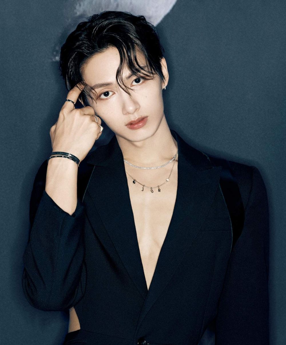 韓網熱議6位長得很漂亮的非韓籍男團成員！Felix精靈美貌太震撼，Jun、休寧凱超高顏值讓粉絲瘋狂！ ｜ POPO筆記