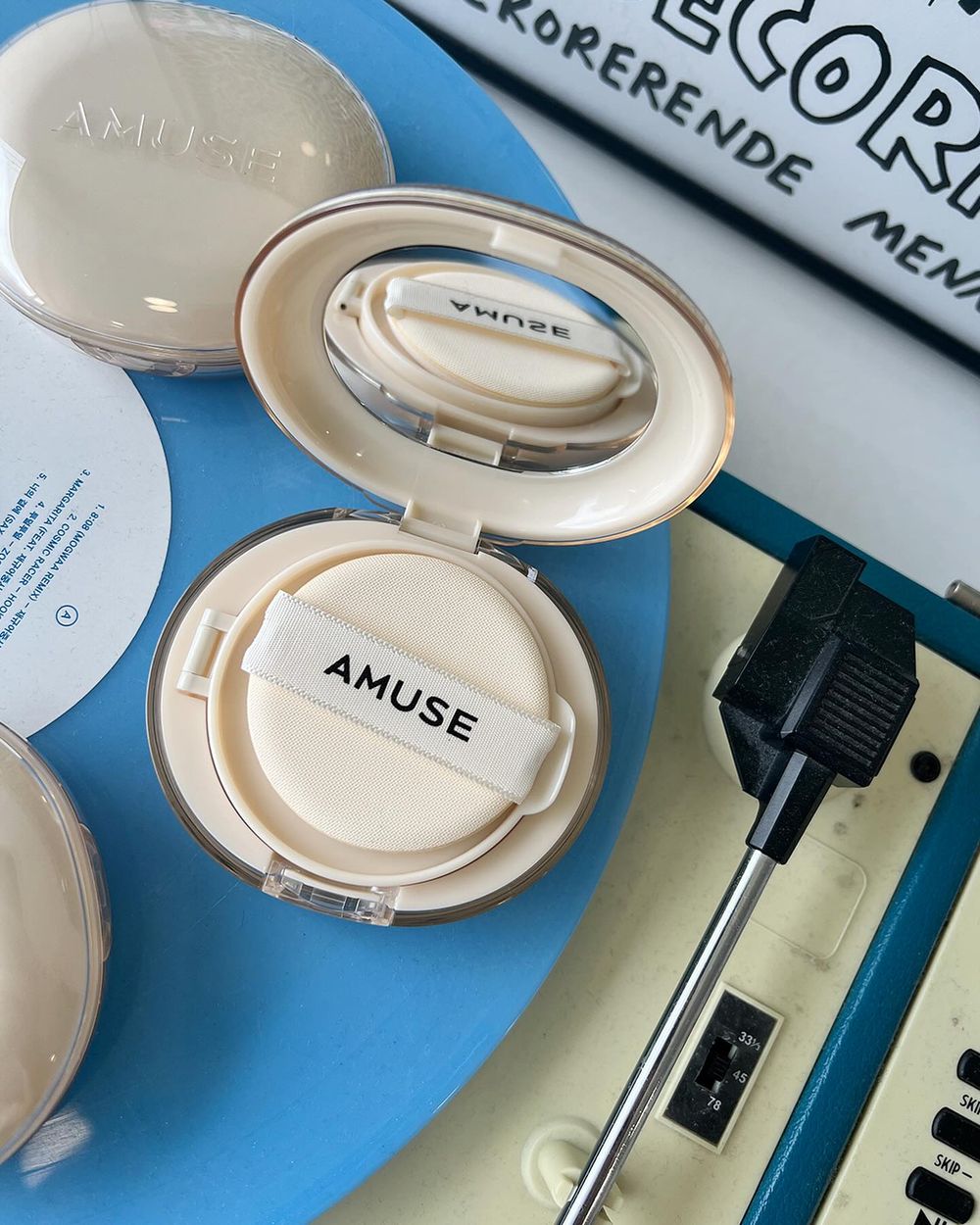 張員瑛認證最美水光肌！AMUSE果凍光澤氣墊粉餅全新升級，一抹保濕、平滑又亮白，挑戰史上最強防護型養膚底妝！ ｜ POPO筆記