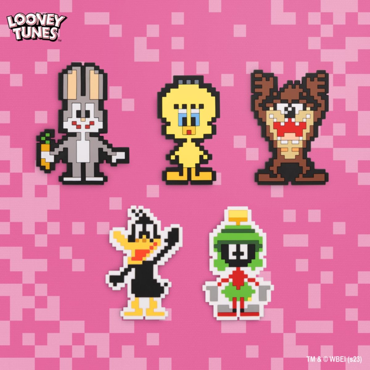 POYA寶雅X華納兄弟10元起換購！呆呆像素版「崔弟、兔巴哥、太菲鴨」抱枕收納袋都想收藏！ ｜ POPO筆記