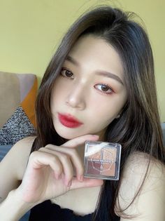 1028 輕珠寶限量四色眼影盤 ｜ POPO筆記