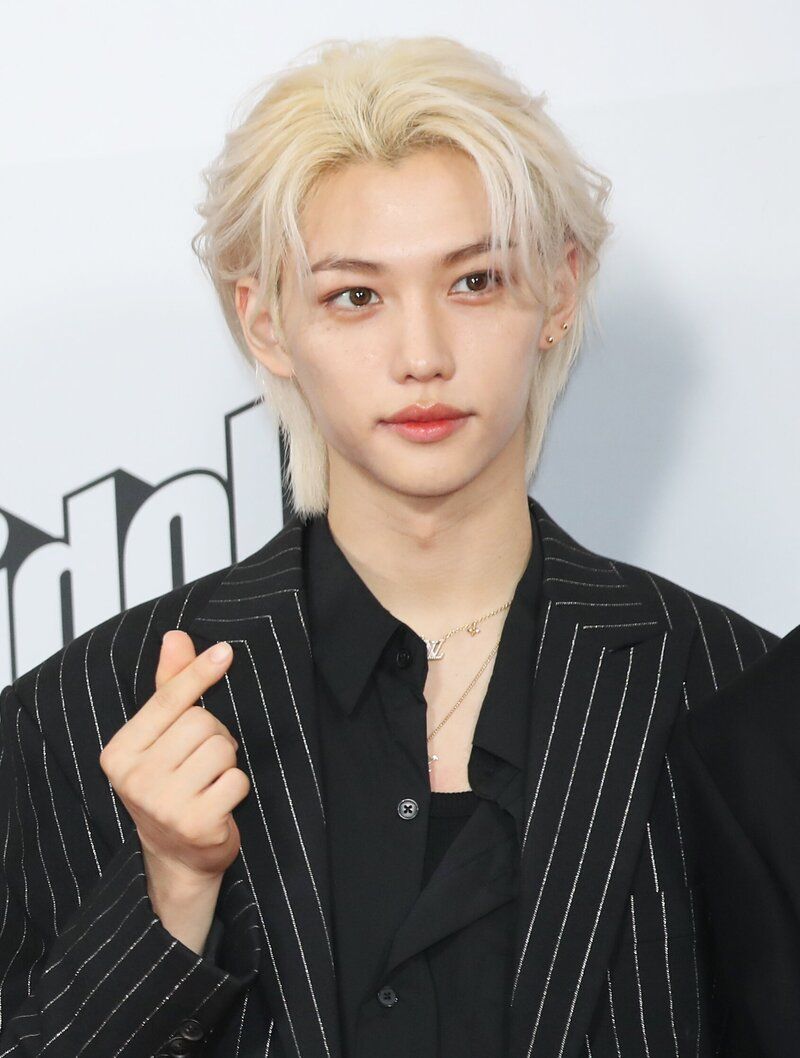 韓網熱議6位長得很漂亮的非韓籍男團成員！Felix精靈美貌太震撼，Jun、休寧凱超高顏值讓粉絲瘋狂！ ｜ POPO筆記